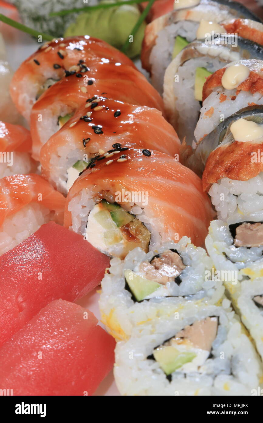 Large sushi roll hi-res stock photography and images - Alamy