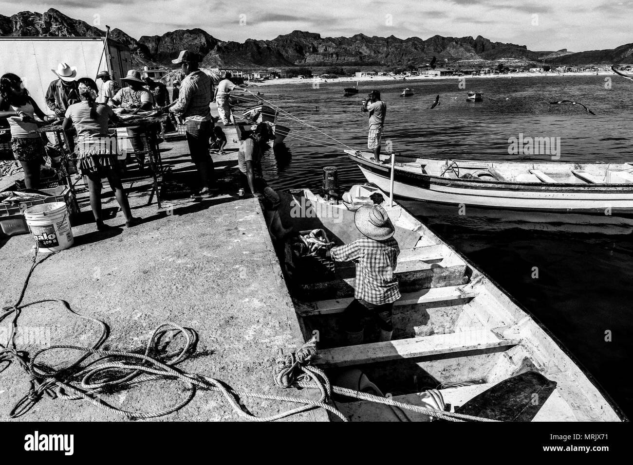 Report of life and the inhabitants of the fishing community La Manga, a ...
