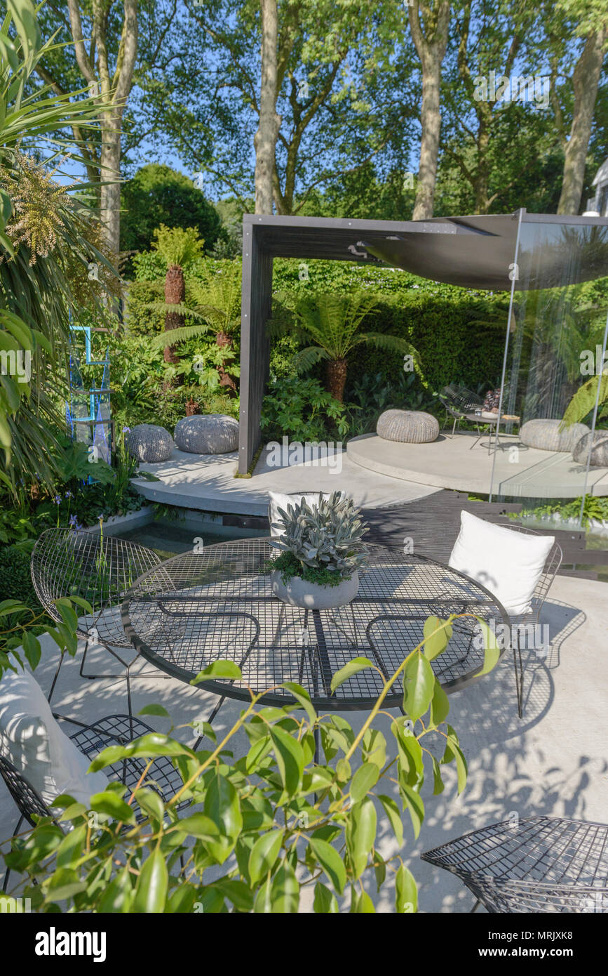 The VTB Capital Garden brings together original music, ballet, garden ...