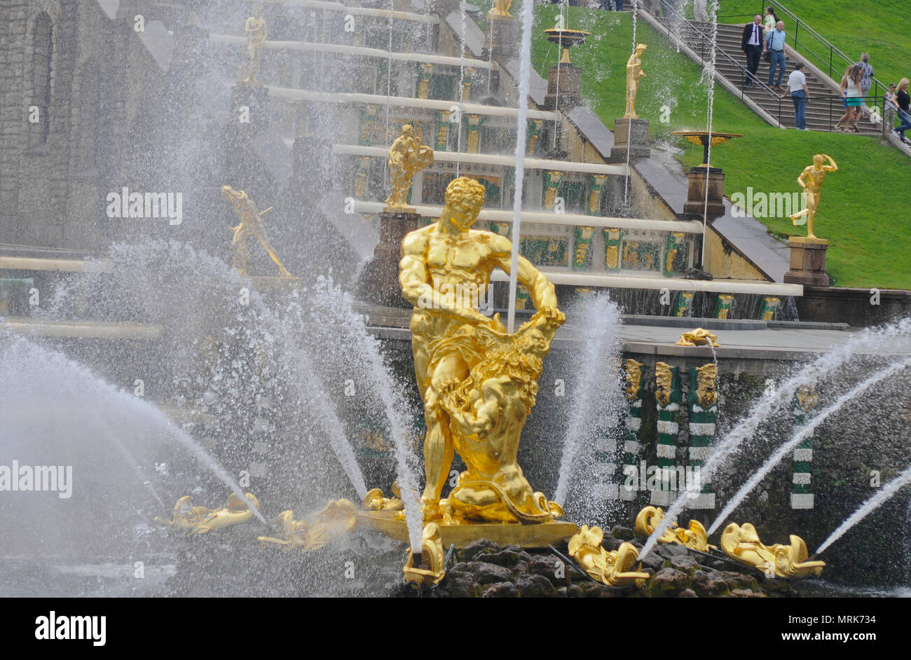 Peterhof Palace: Samson and the Lion - Petergof, Saint Petersburg ...