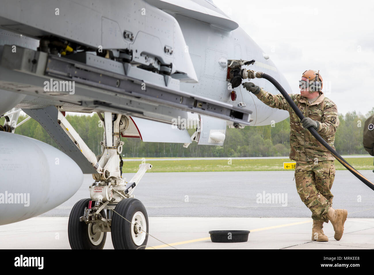 Jet refuelers hi-res stock photography and images - Alamy