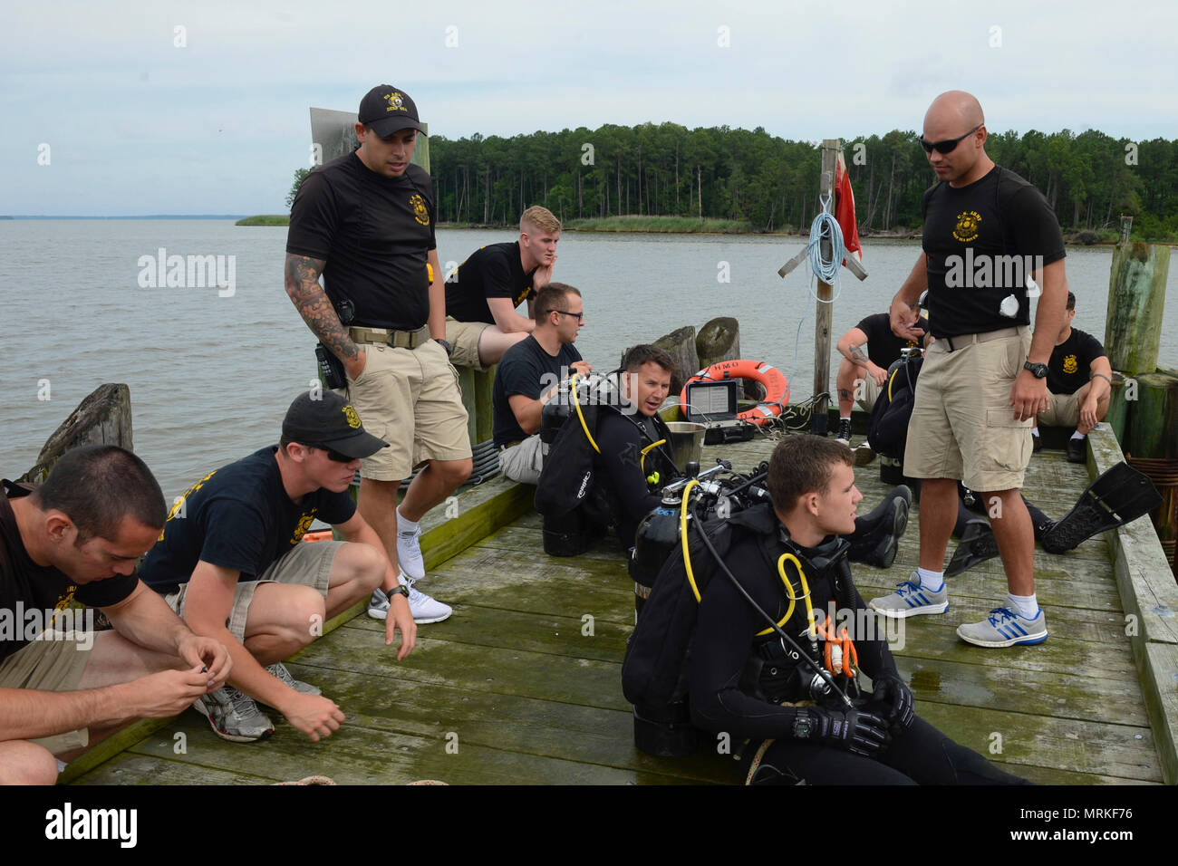 U.S. Army Soldiers assigned to the 74th Engineer Dive Detachment, 92nd ...