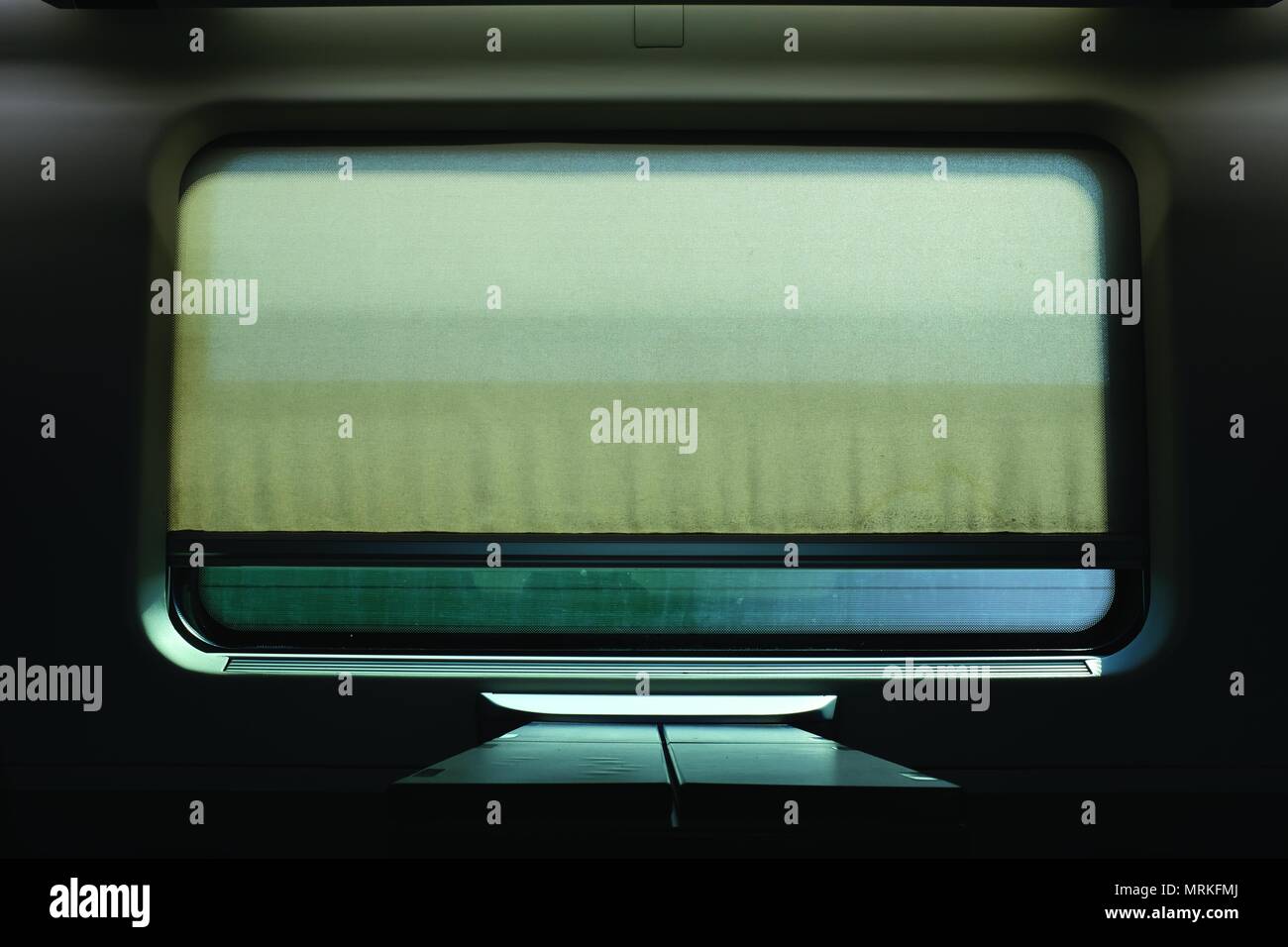 Outside of train window hi-res stock photography and images - Alamy