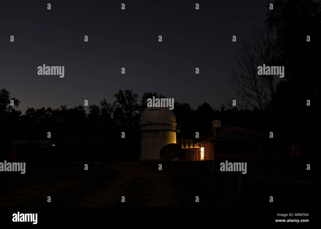 Night sky observatory italy hi-res stock photography and images - Alamy
