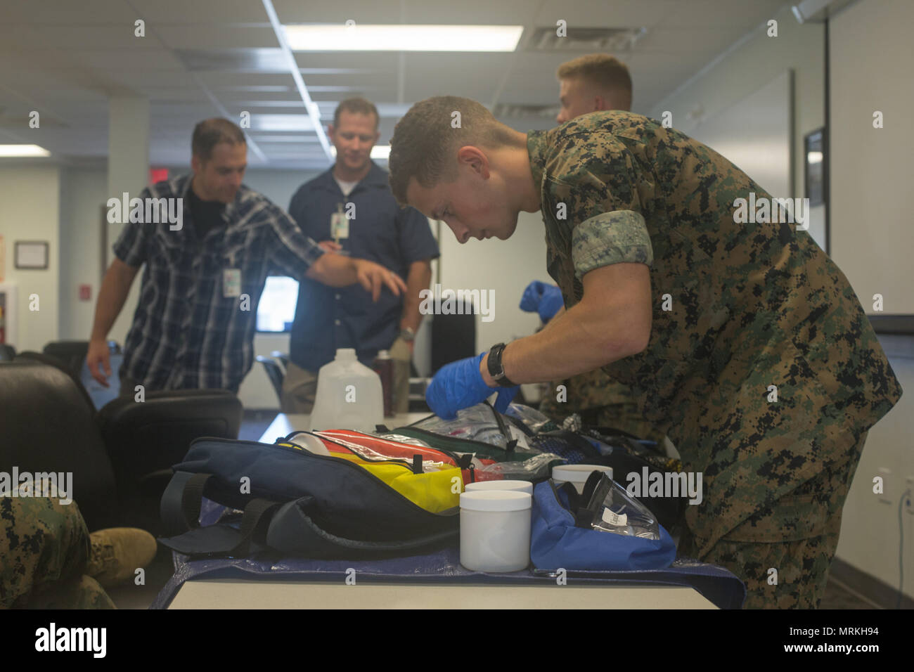 Dismount recon sets kit and outfits hi-res stock photography and images ...