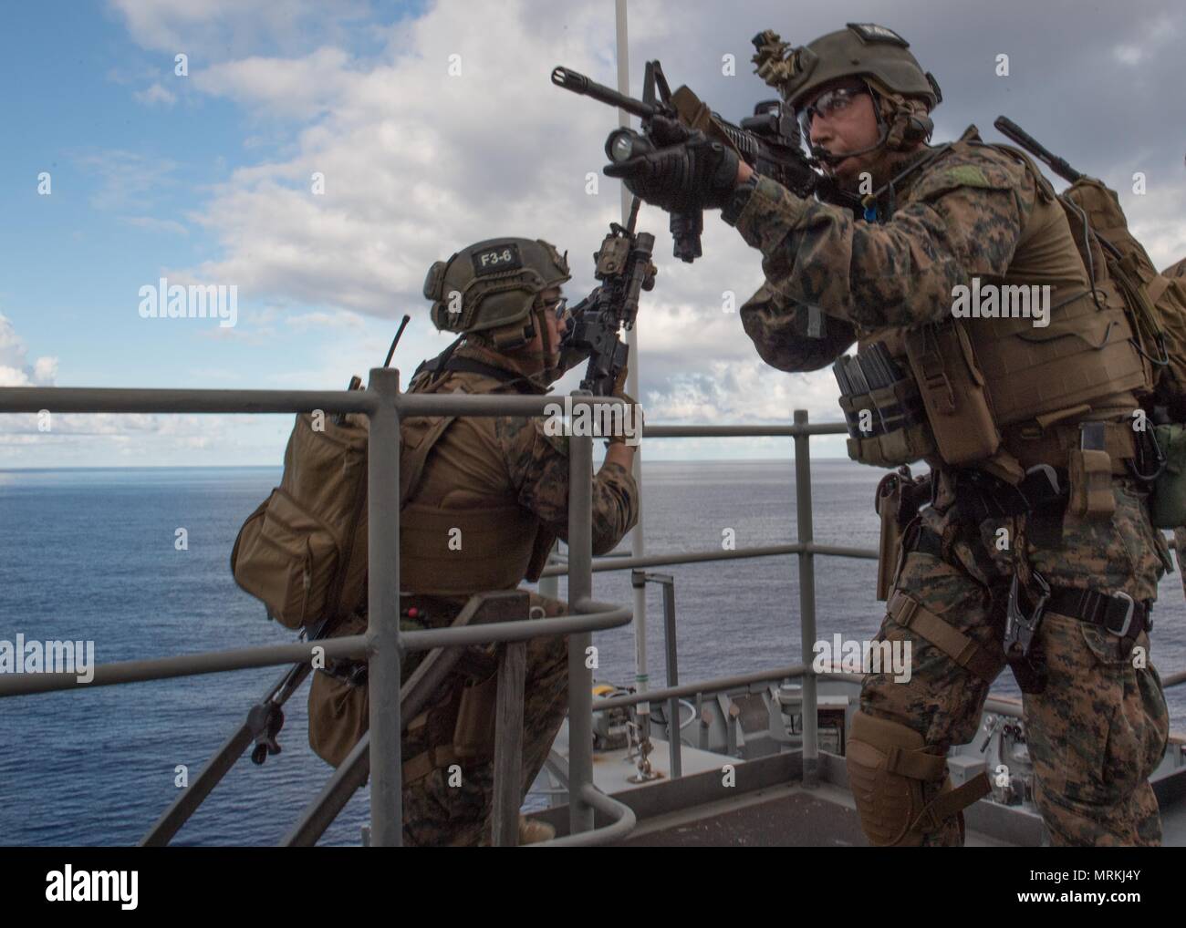 Bridge recon hi-res stock photography and images - Alamy