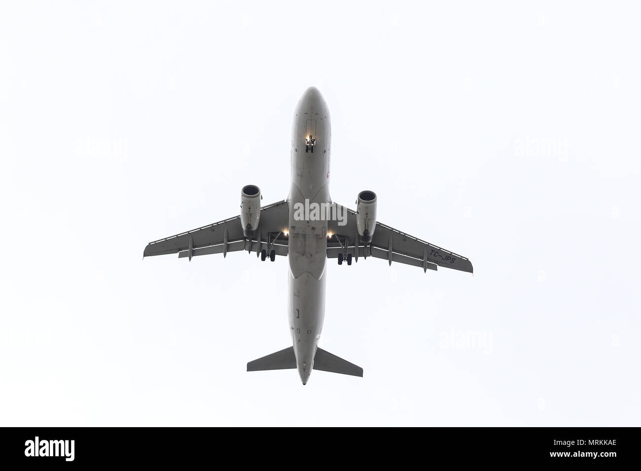 Plane airbus a320 Cut Out Stock Images & Pictures - Alamy