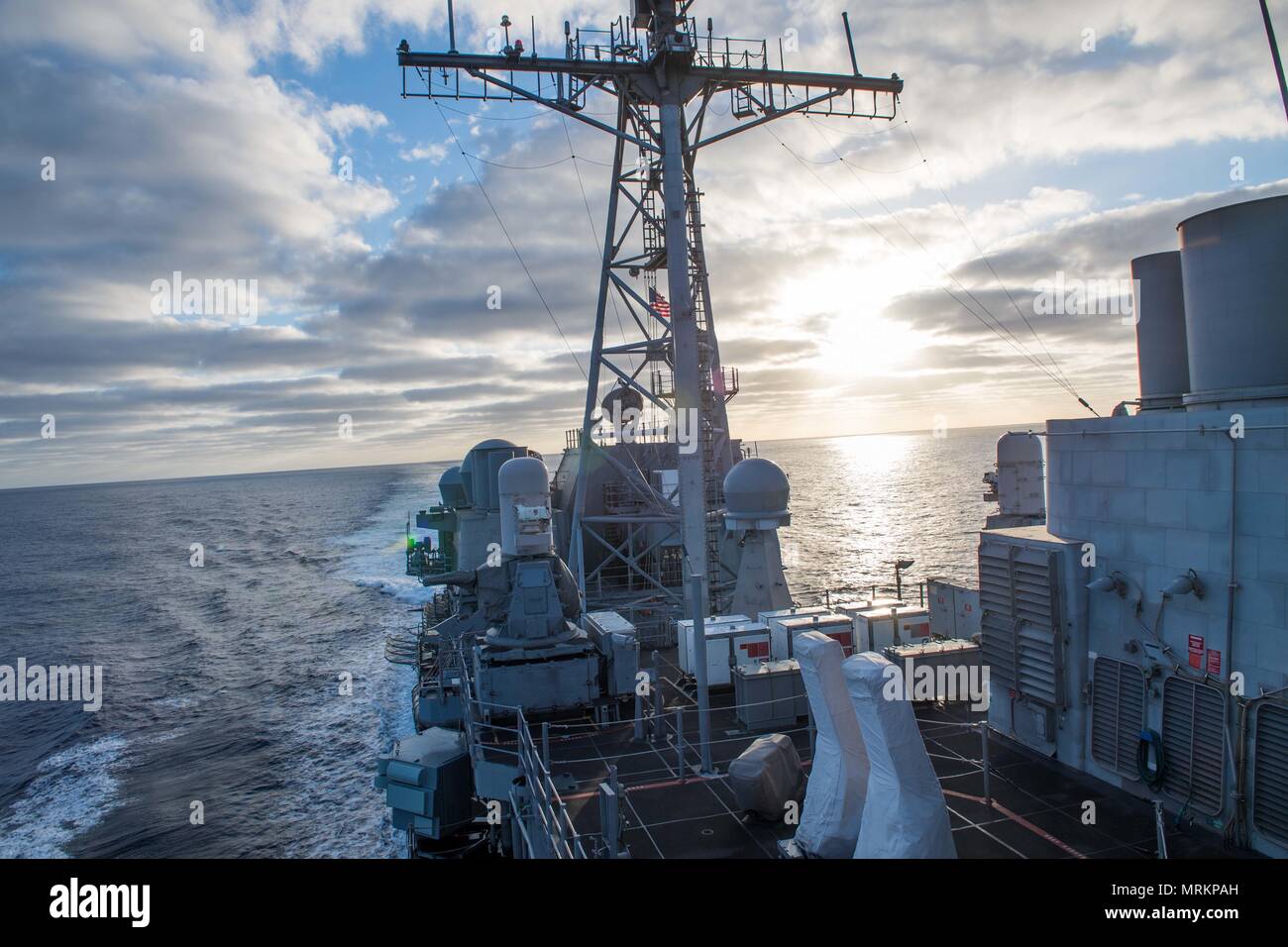 170608-N-VR594-0014 PACIFIC OCEAN (June 8, 2016) The Ticonderoga-class ...