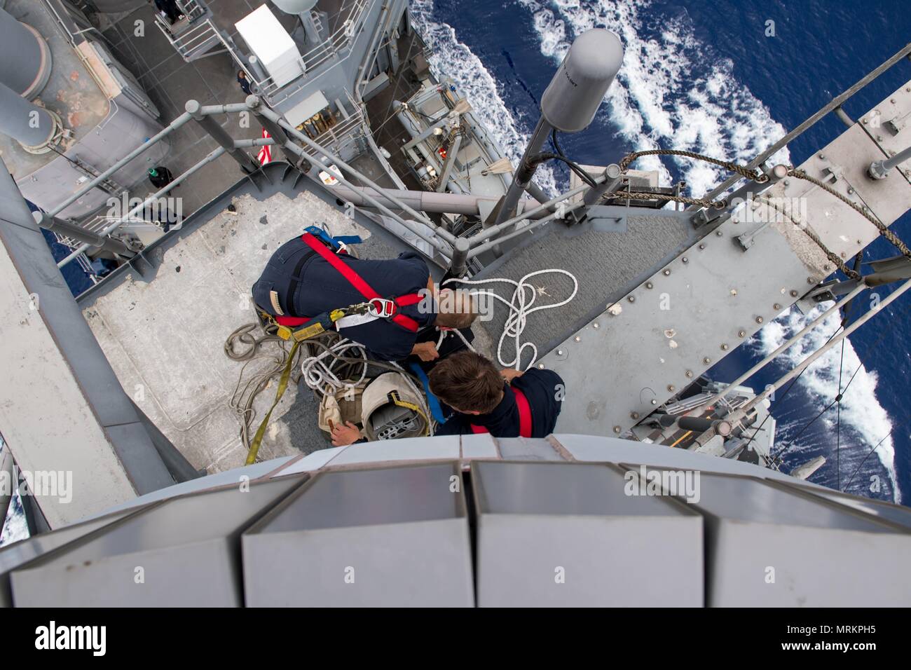 170608-N-VR594-0274 PACIFIC OCEAN (June 8, 2016) Sailors conduct ...