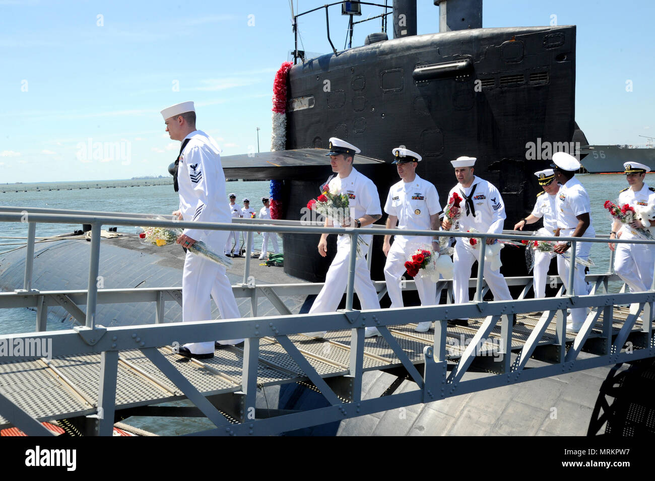 Los angeles class attack submarine uss helena ssn 725 hi-res stock ...