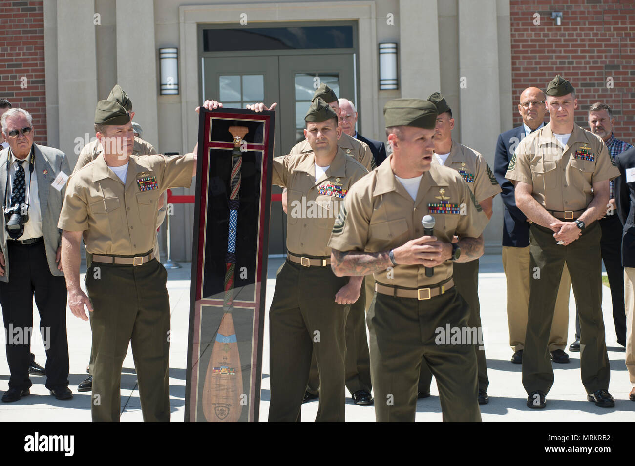 U.S. Marines with Reconnaissance Battalion donate a paddle for Graves ...