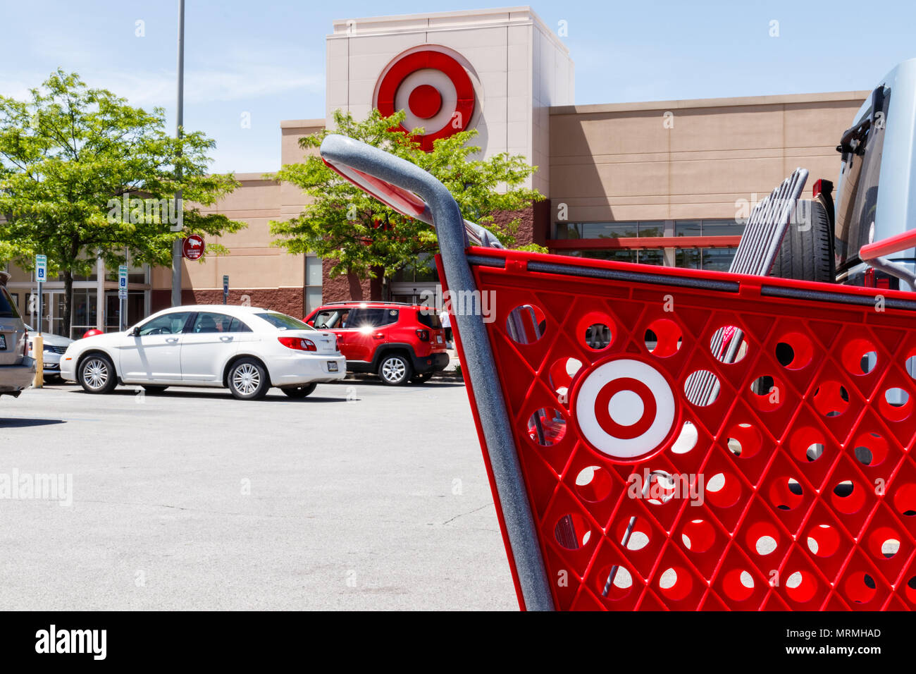 Sales targets hi-res stock photography and images - Alamy