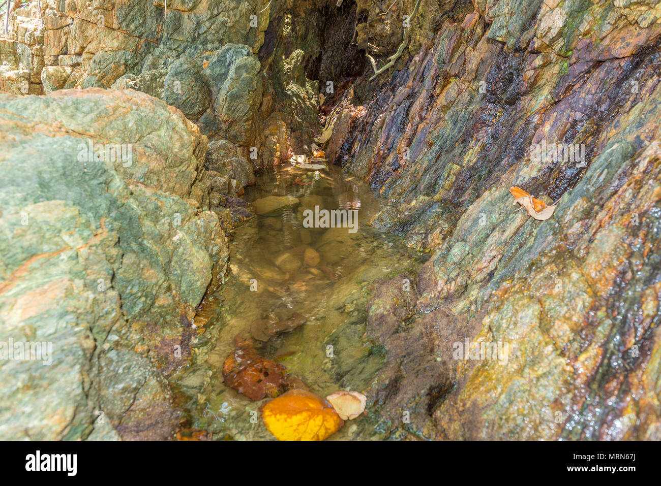 Clear water lake waterfall background hi-res stock photography and ...