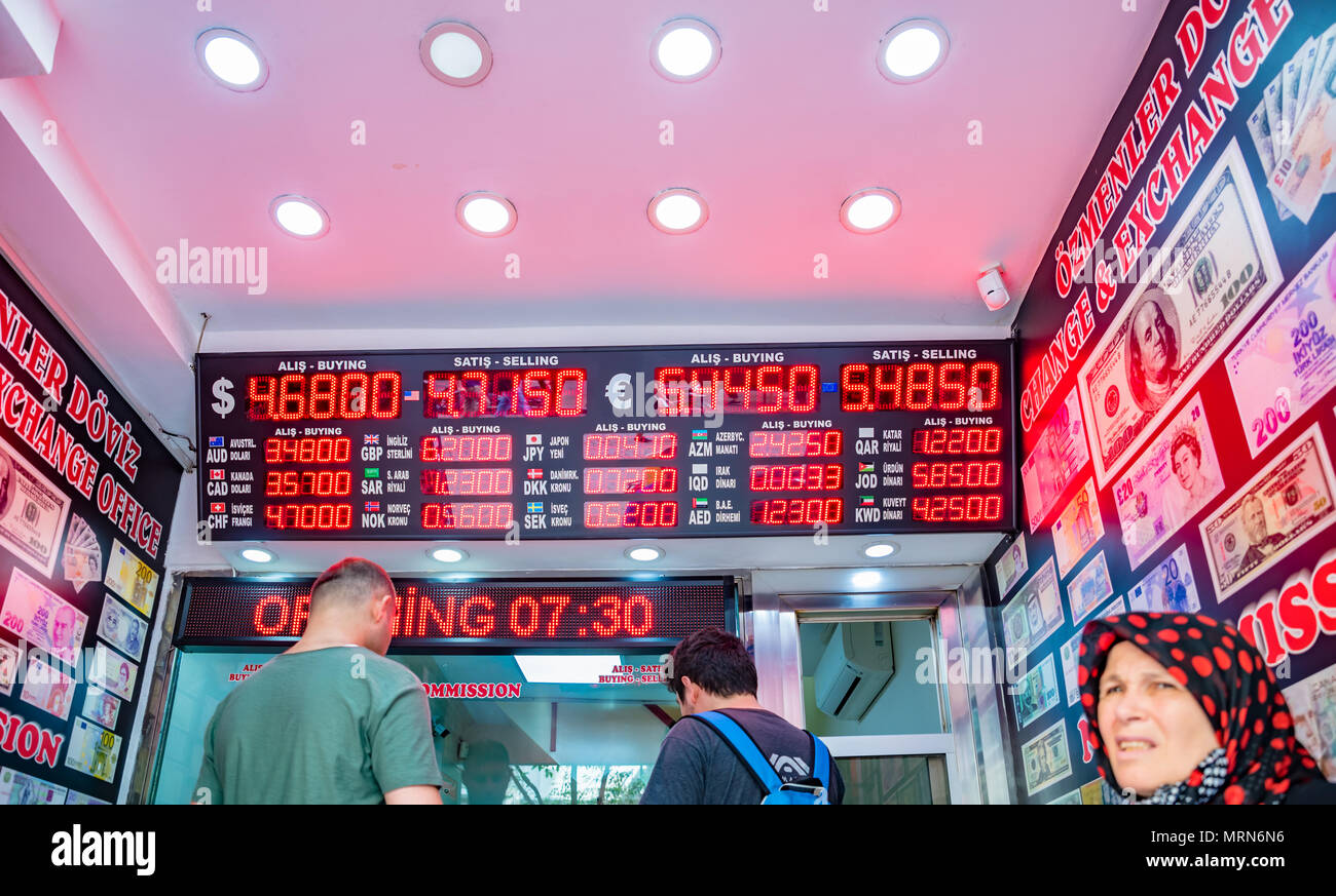 Currency exchange board istanbul hi-res stock photography and images ...