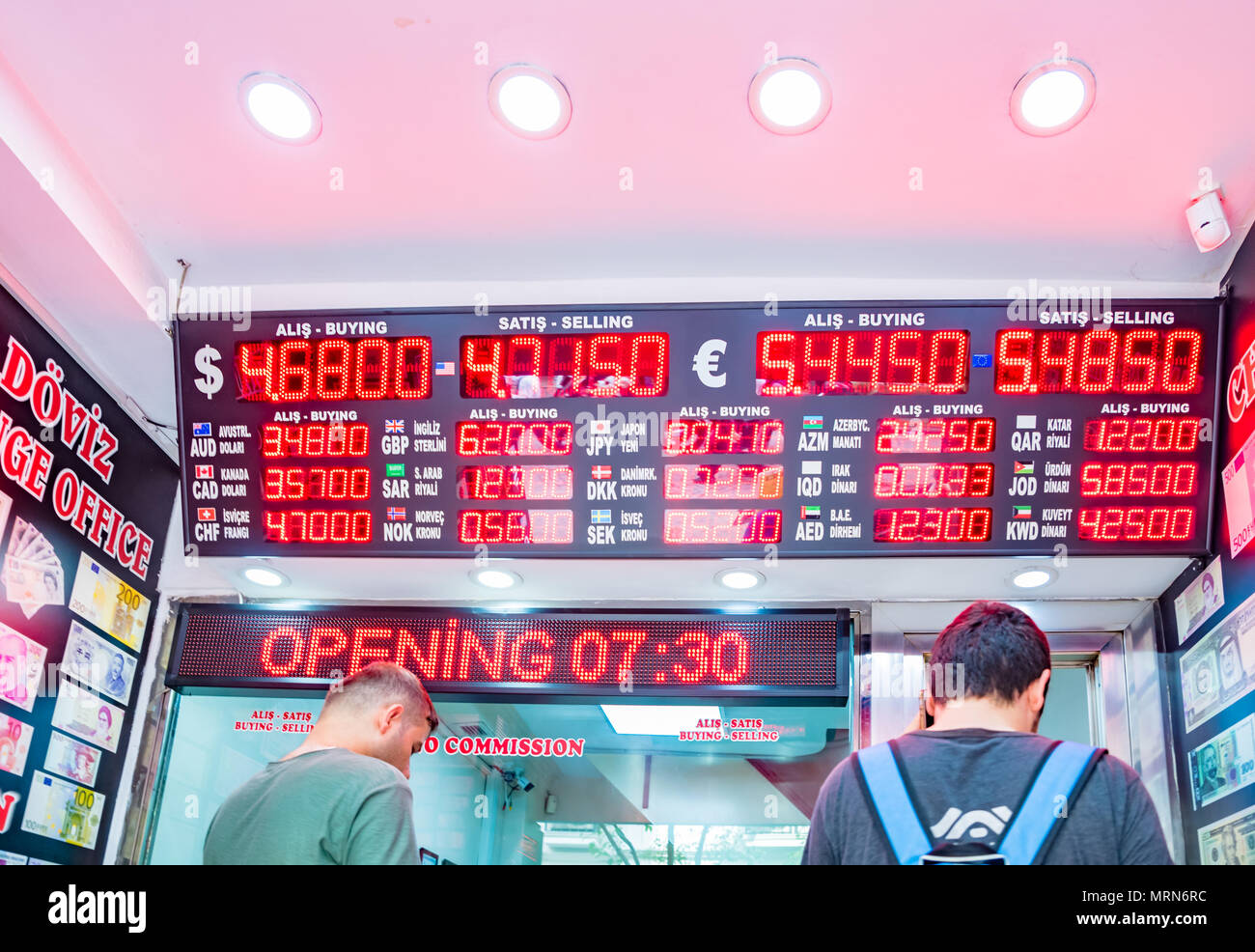 Currency exchange board istanbul hi-res stock photography and images ...
