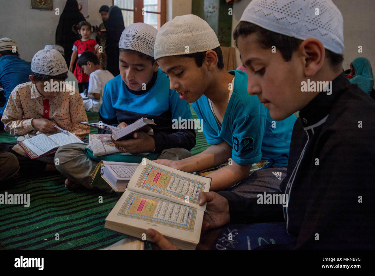 Indian muslim boy praying hi-res stock photography and images - Alamy