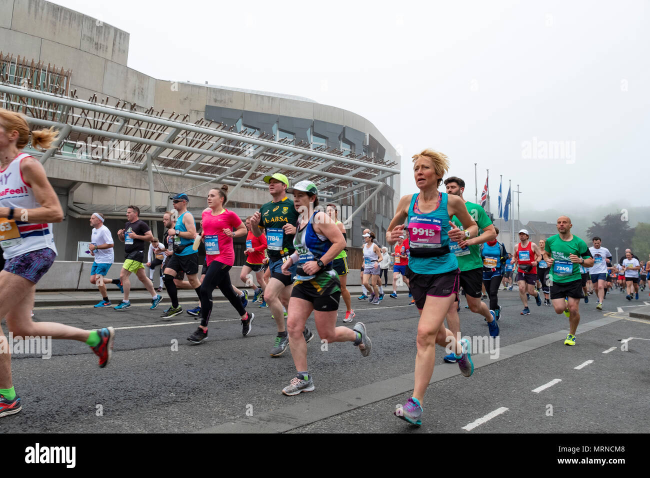 Edinburgh, Scotland, UK. 27 May, 2018. Runners in front of the Scottish ...