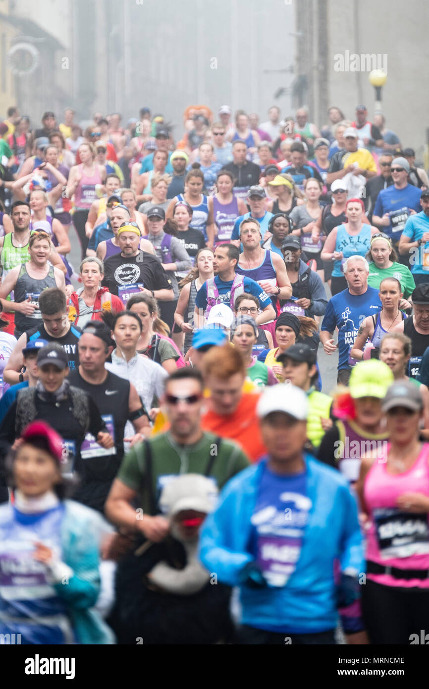 Edinburgh, Scotland, UK. 27 May, 2018. Runners make their way down the ...
