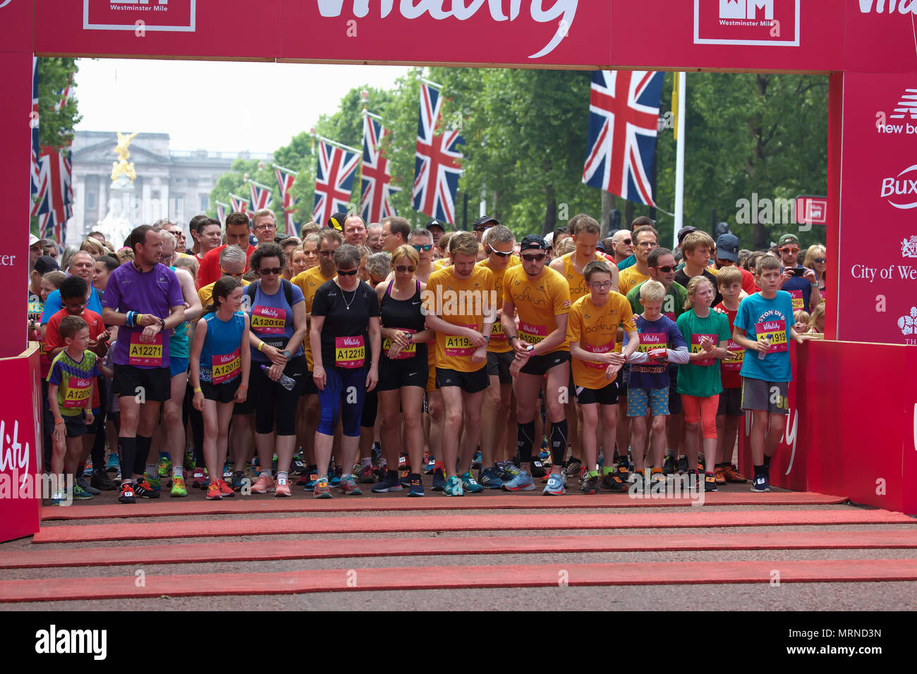 Track and field runners with costumes hi-res stock photography and ...