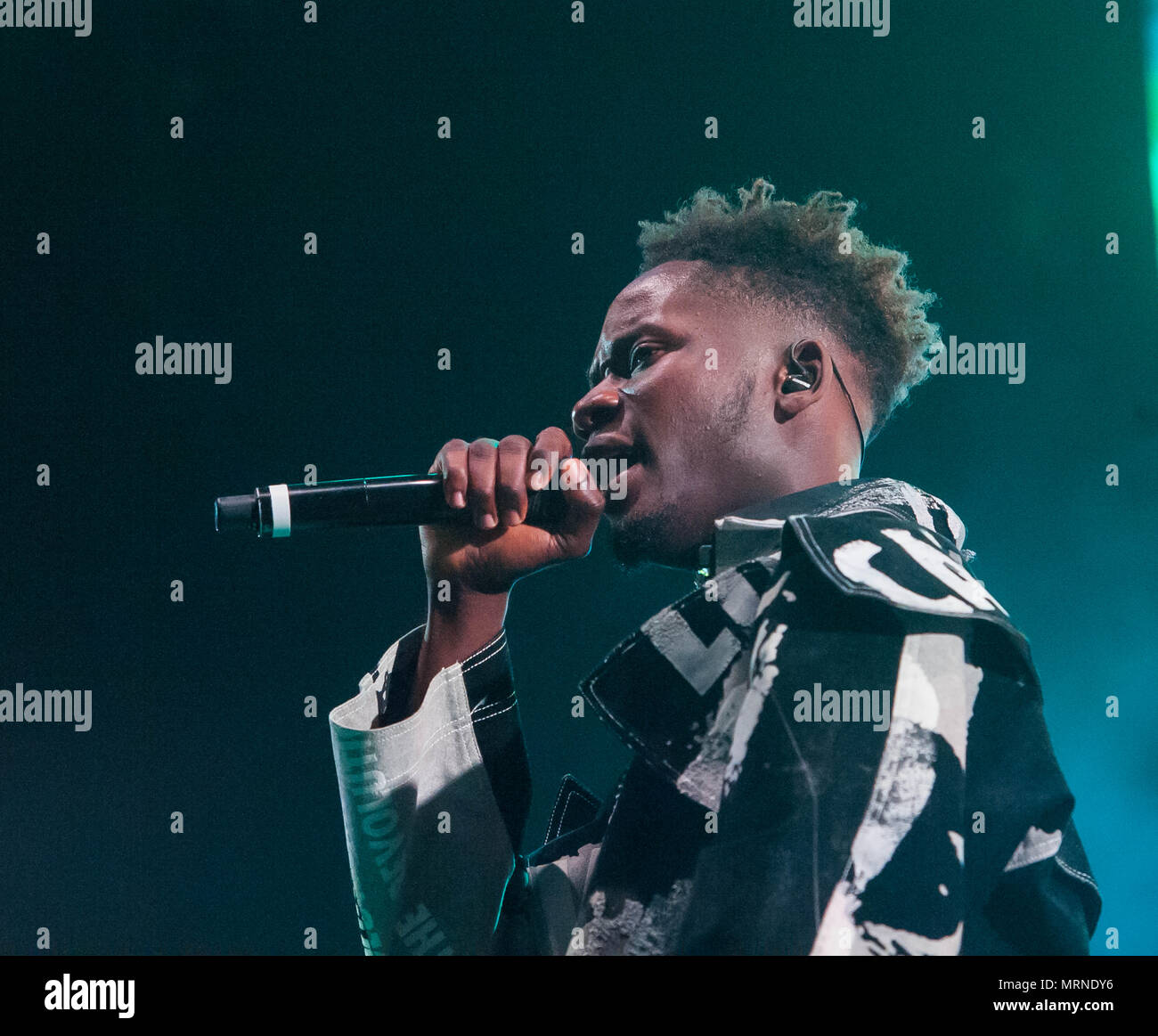 Mr eazi hi-res stock photography and images - Alamy