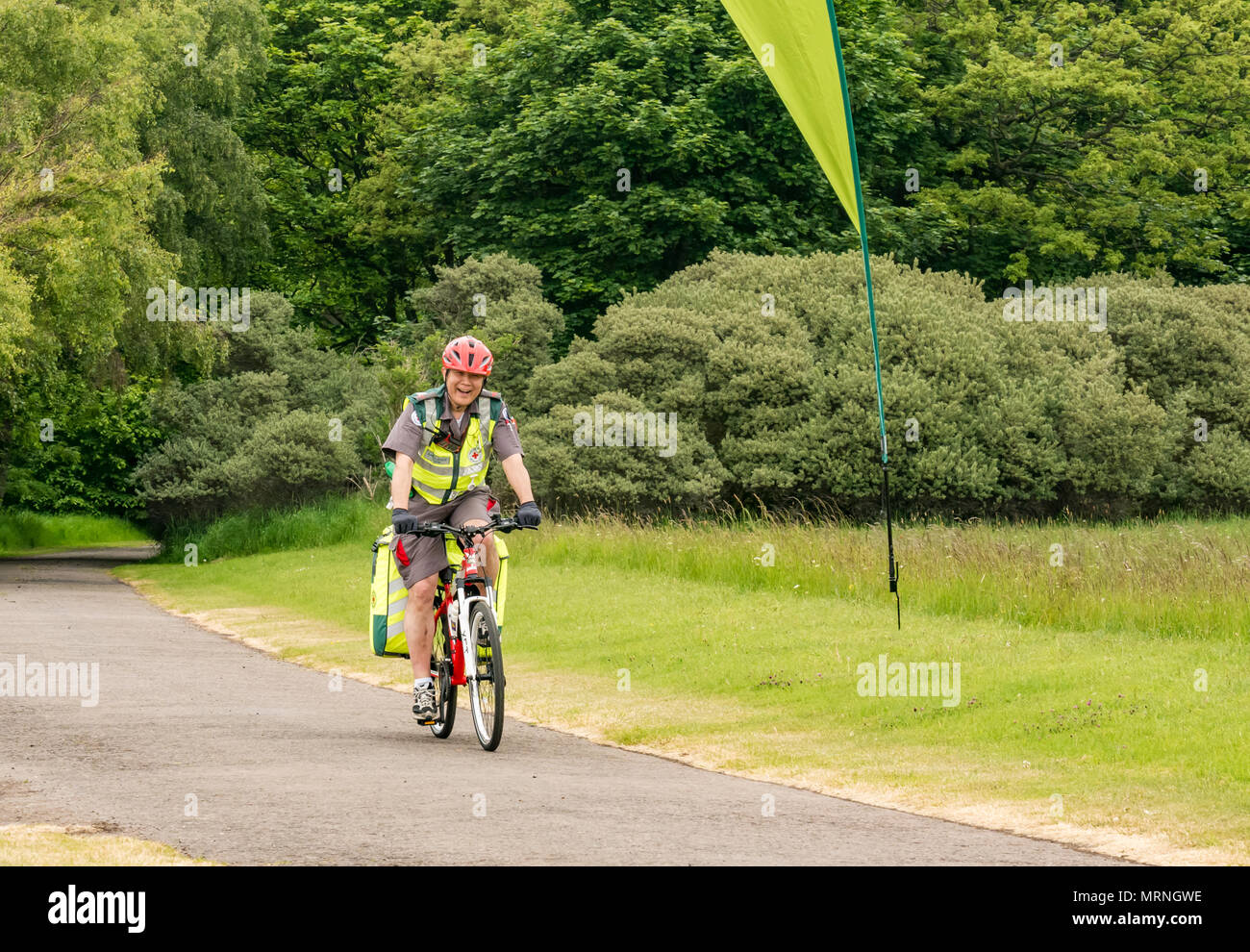 Bicycle paramedic hi-res stock photography and images - Alamy