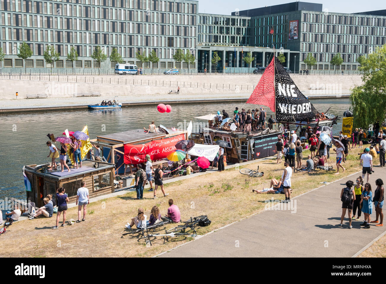 Far right political party hi-res stock photography and images - Alamy