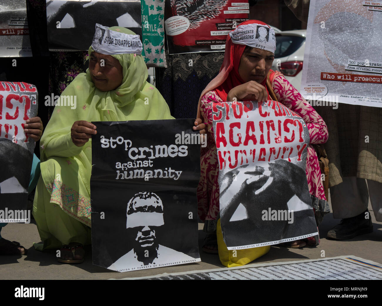 Kashmir protest hi-res stock photography and images - Alamy
