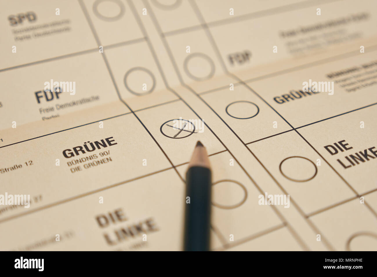 Electoral ballot paper hi-res stock photography and images - Alamy