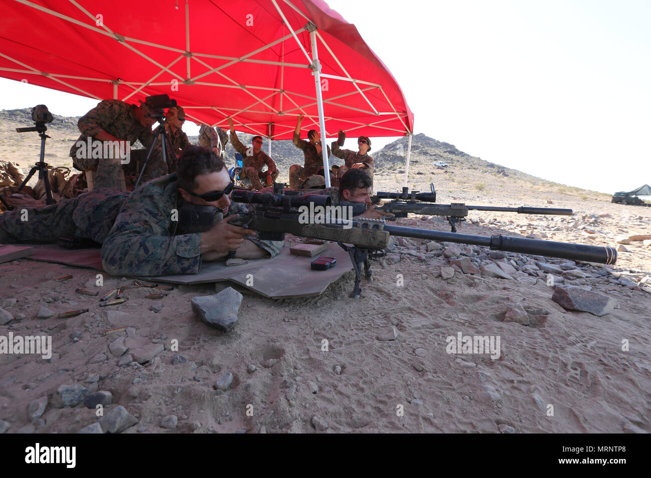 U.S. Marines of 4th Reconnaissance Battalion, 4th Marine Division ...