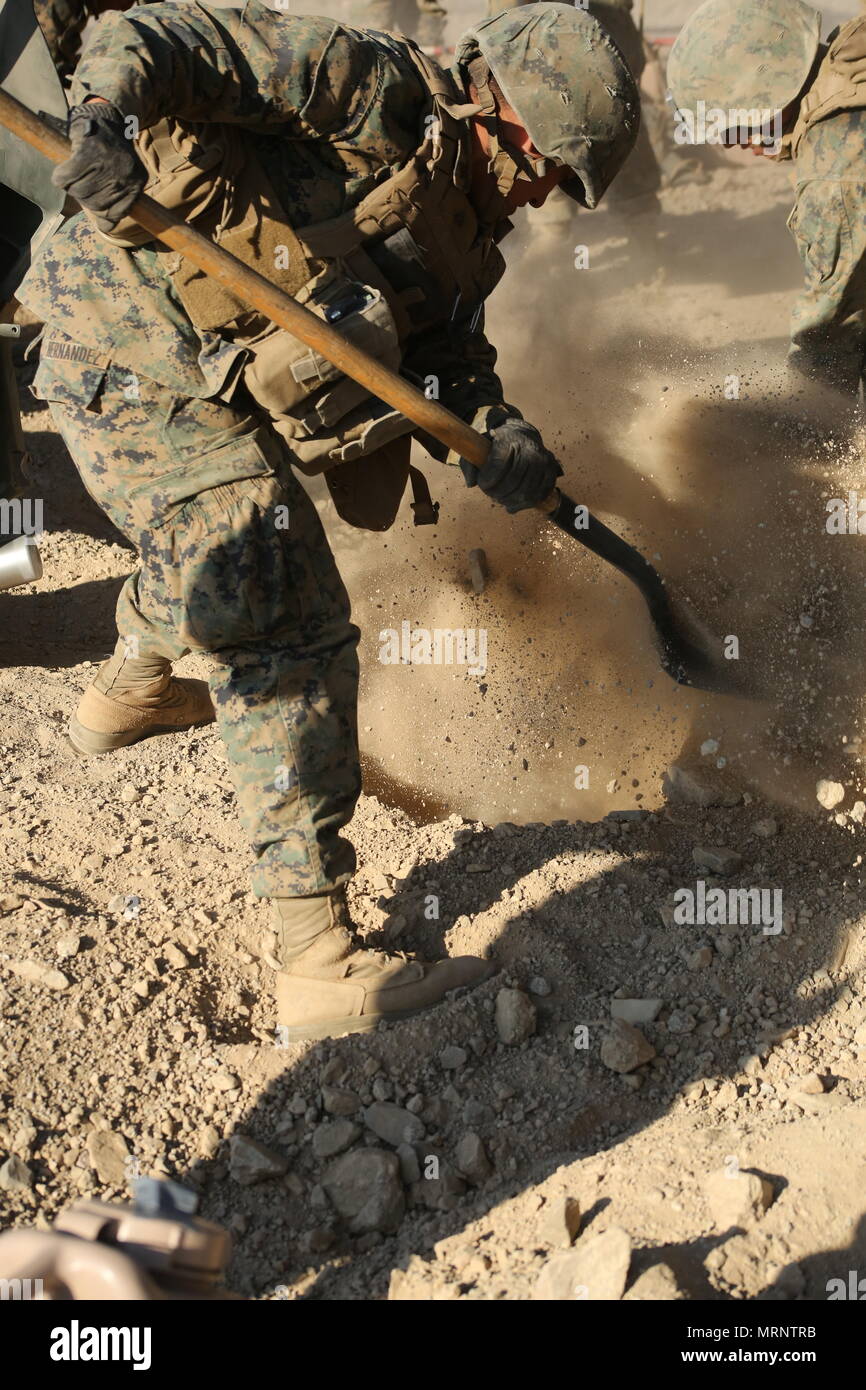 TWENTYNINE PALMS, Calif. – A Marine with Oscar Battery, 5th Battalion ...