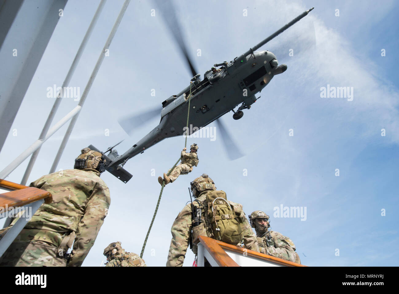 Coast Guard crewmembers from Maritime Safety and Security Team 91109 ...