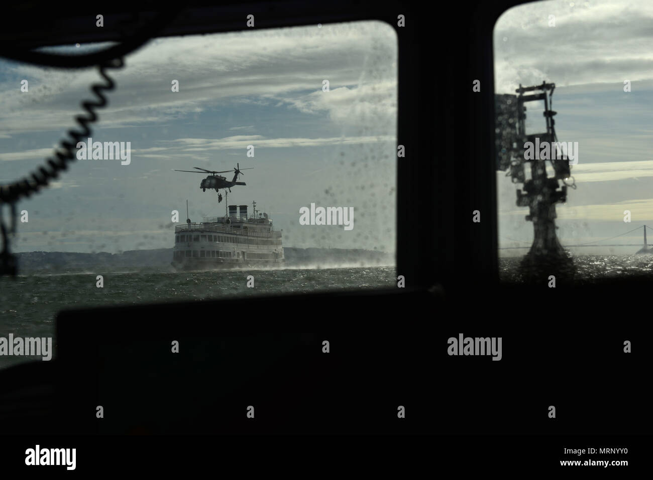 Coast Guard crewmembers from Maritime Safety and Security Team 91109 ...