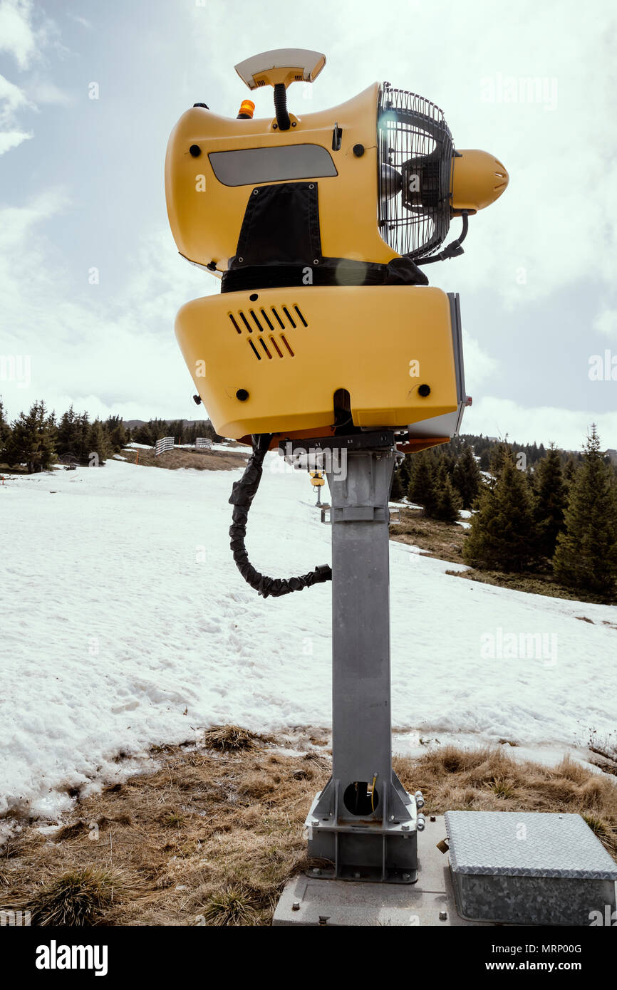 Color powder cannon hi-res stock photography and images - Alamy