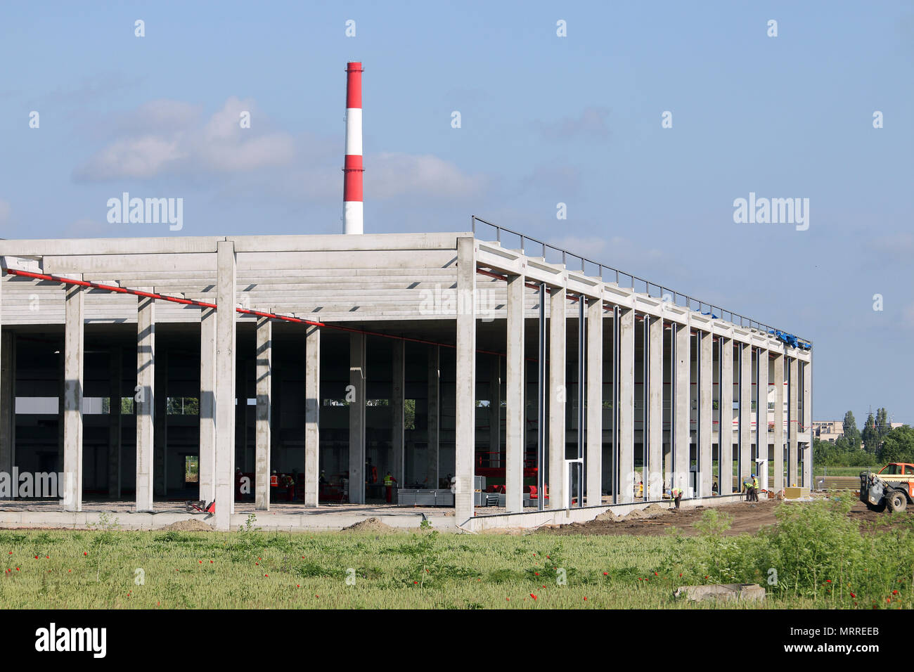Warehouse workers exterior hi-res stock photography and images - Alamy
