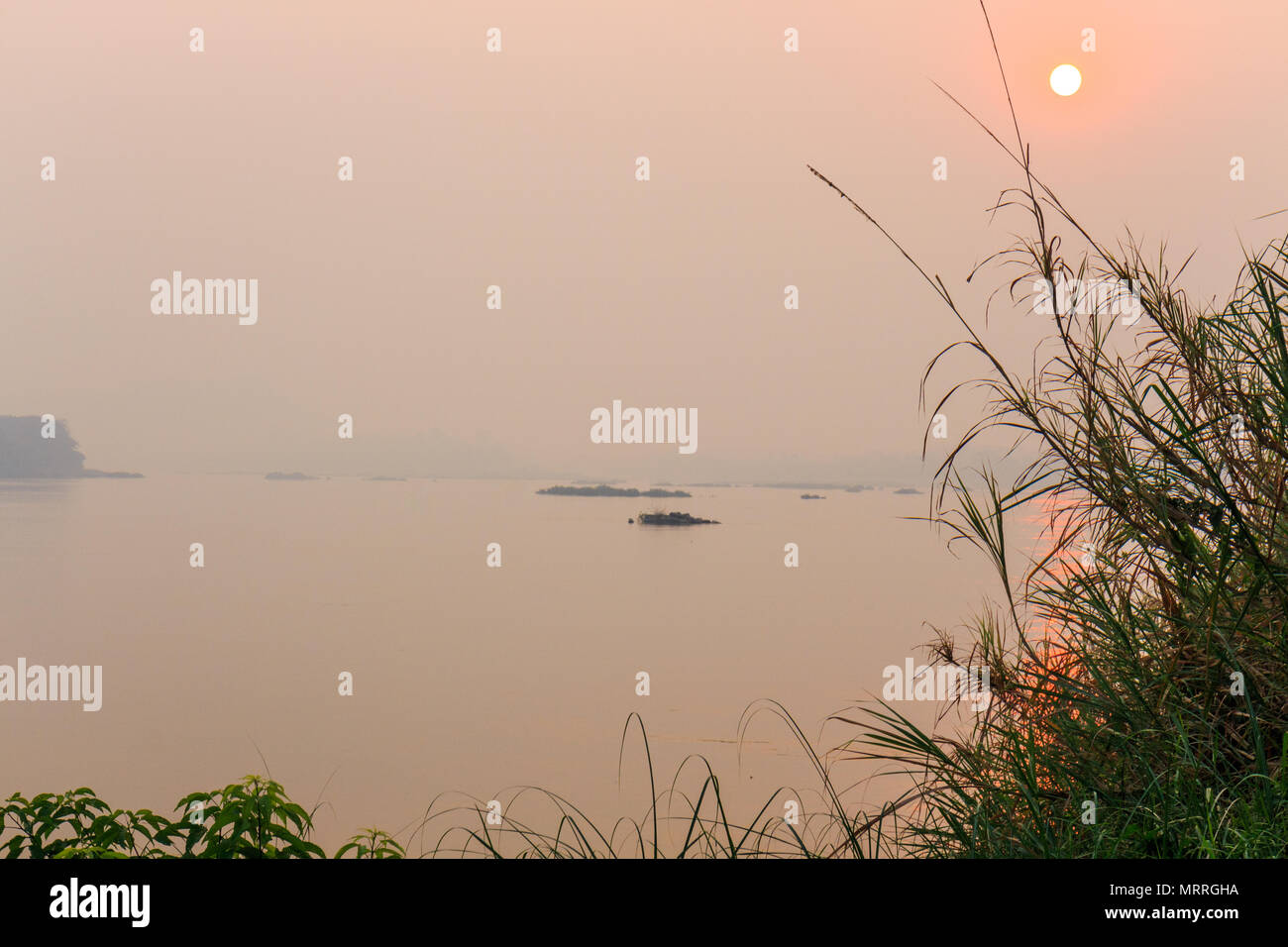 Mist rising over river hi-res stock photography and images - Alamy
