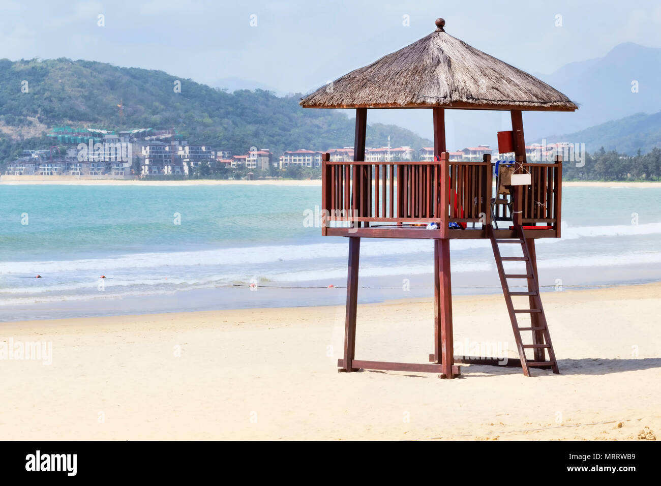 Lifeguard wooden watchtower hi-res stock photography and images - Alamy