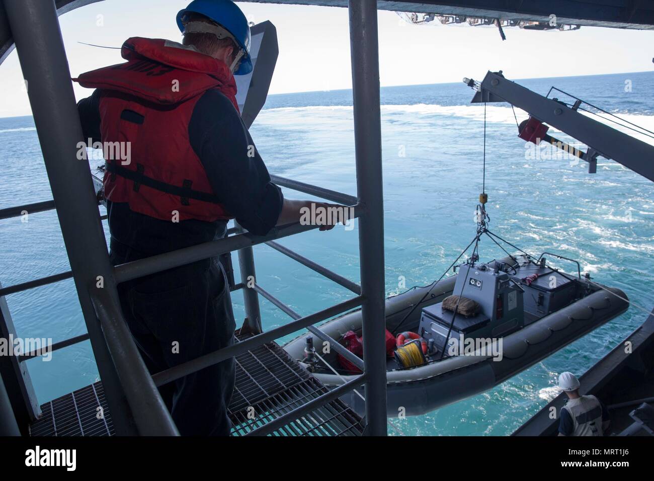 Davit arm hi-res stock photography and images - Alamy