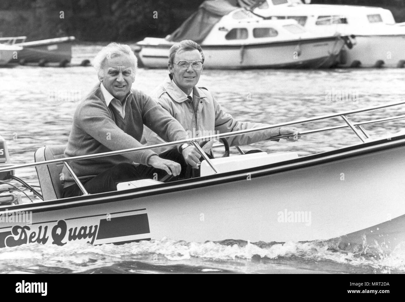 ACTOR JOHN THAW ENJOYS BOATING ON THE RIVER HAMBLE. 1984 Stock Photo ...