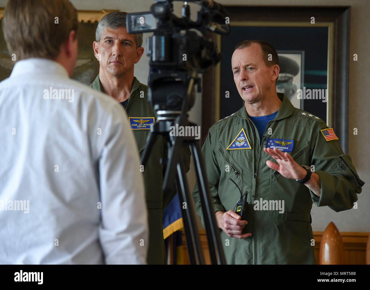 Rear adm mike shoemaker commander hi-res stock photography and images ...