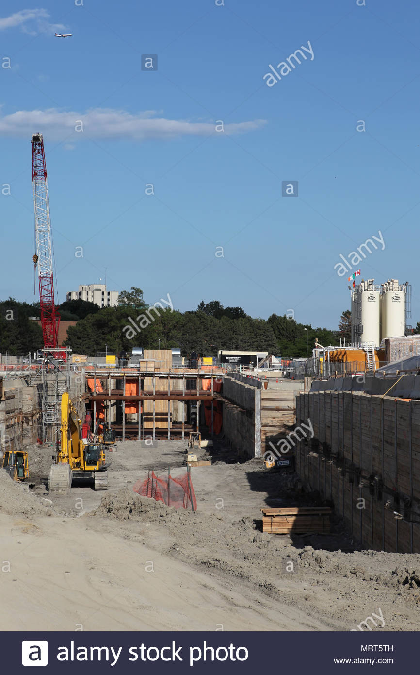 Large Scale Construction High Resolution Stock Photography and Images ...