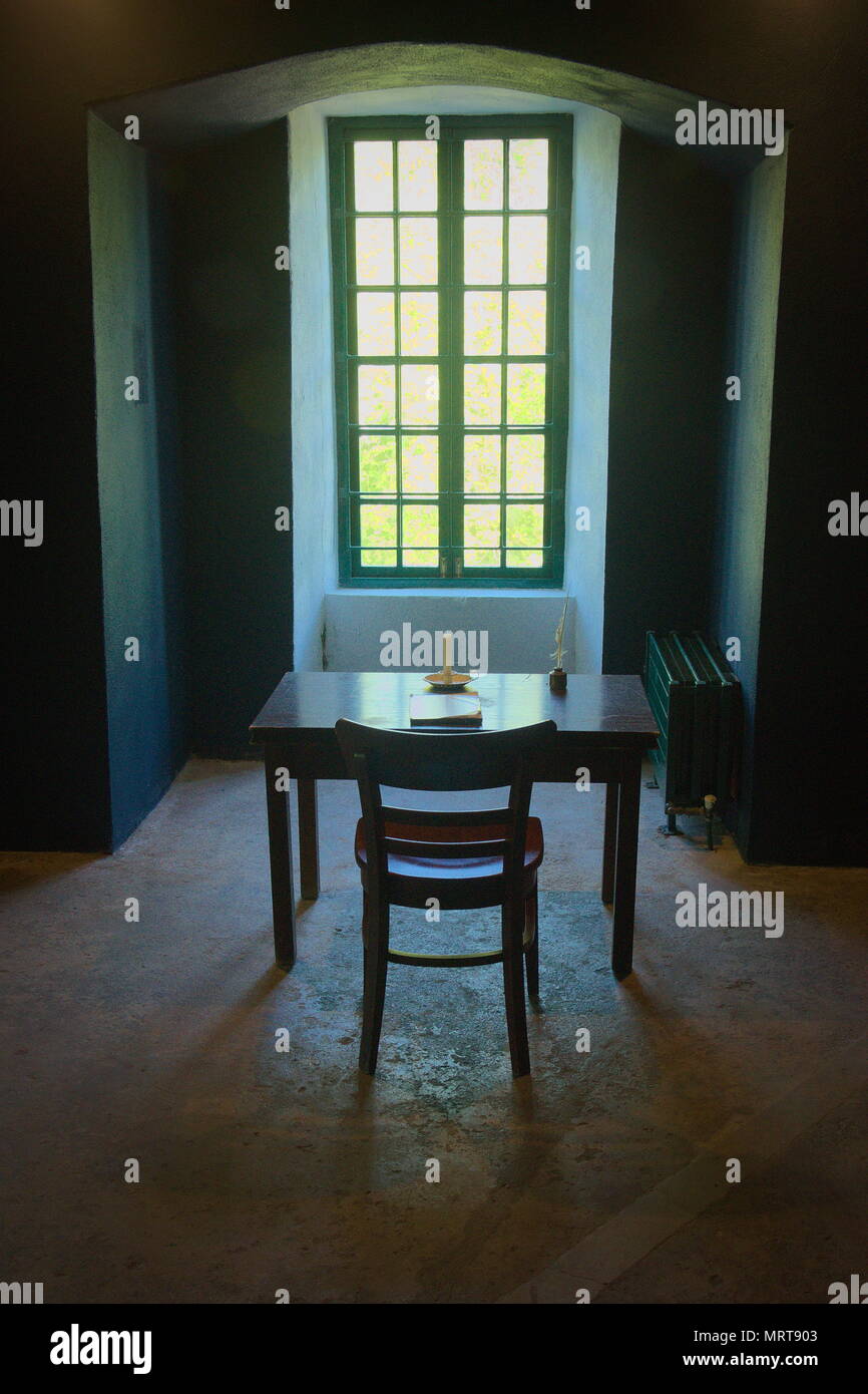 W b yeats poems hi-res stock photography and images - Alamy