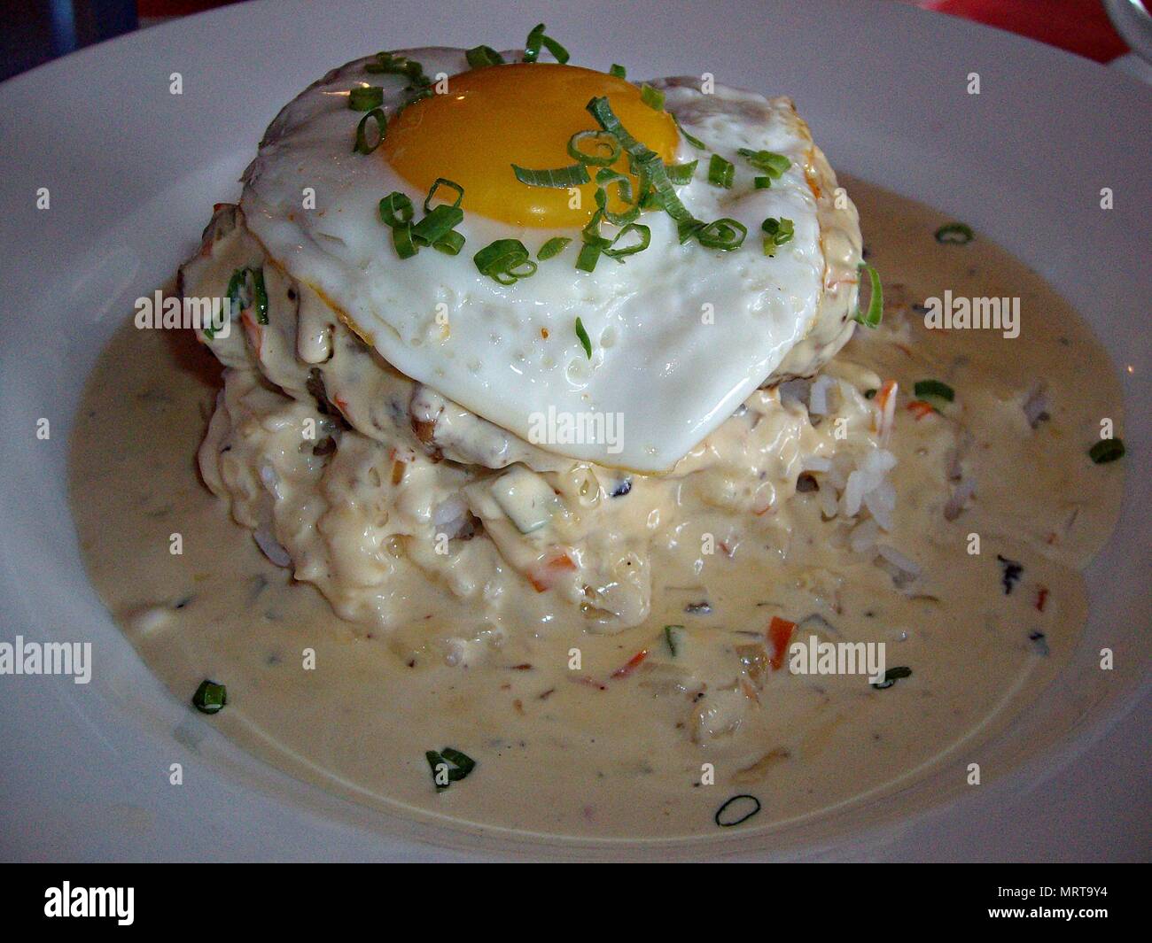 Loco moco hawaiian dish hi-res stock photography and images - Alamy