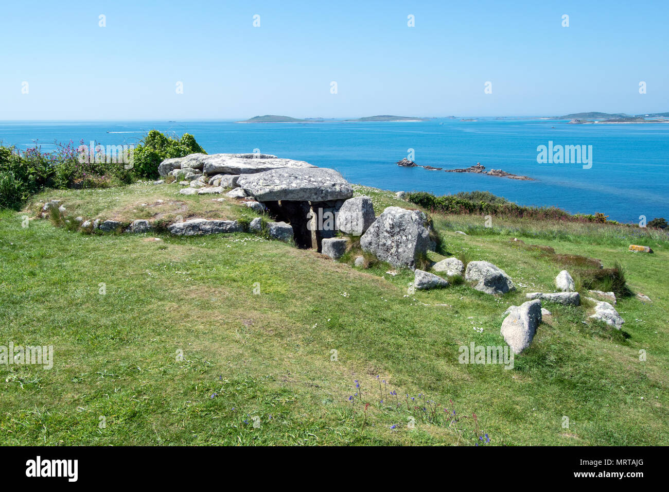 Bants carn burial chamber hi-res stock photography and images - Alamy
