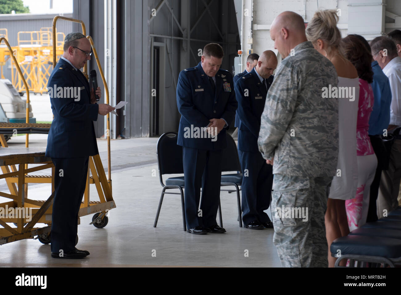 179 airlift wing hi-res stock photography and images - Alamy