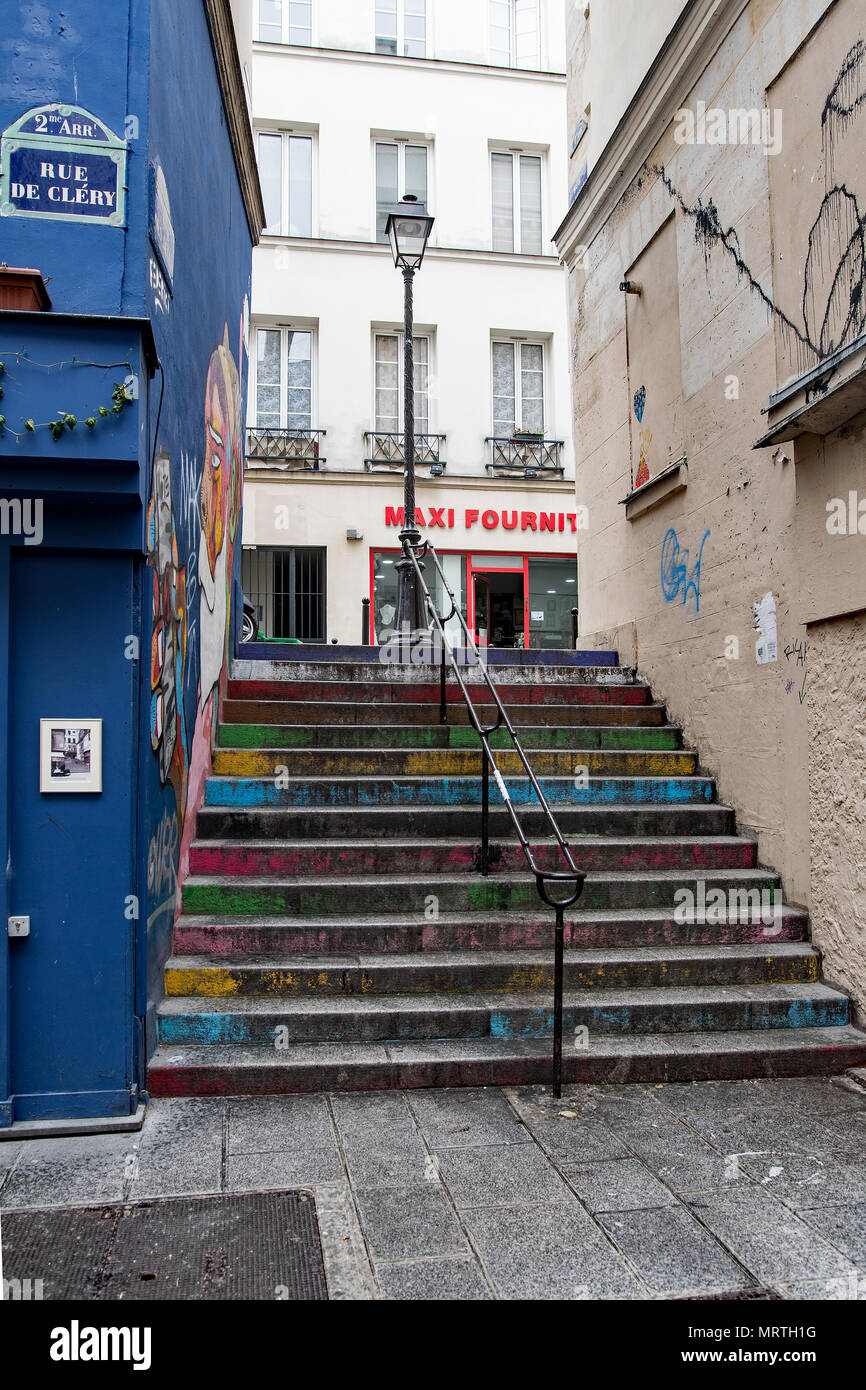 The shortest street in Paris Stock Photo - Alamy