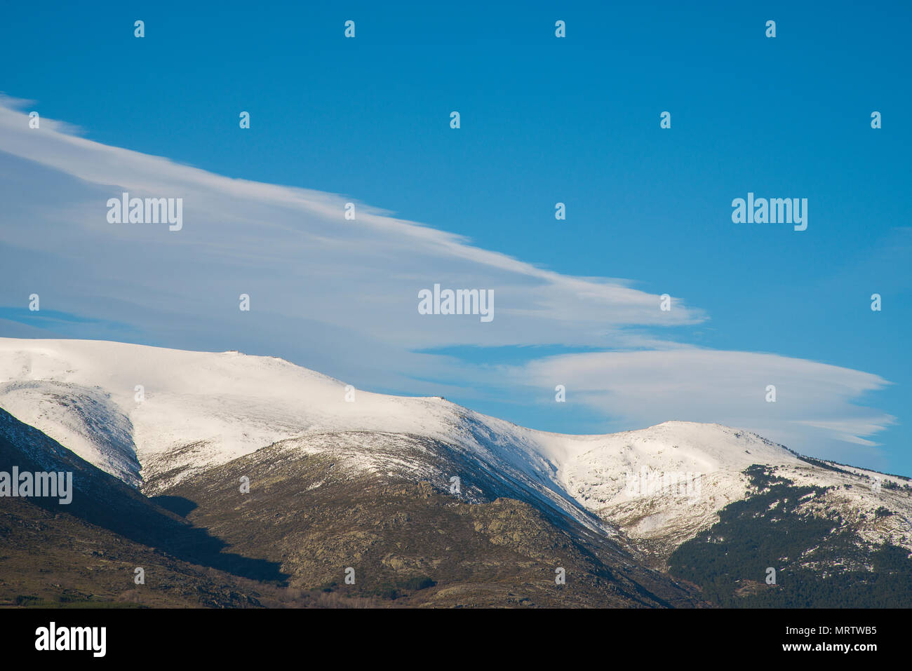 Snow covered mountains. Sierra de Gredos Nature Reserve, Aviola ...