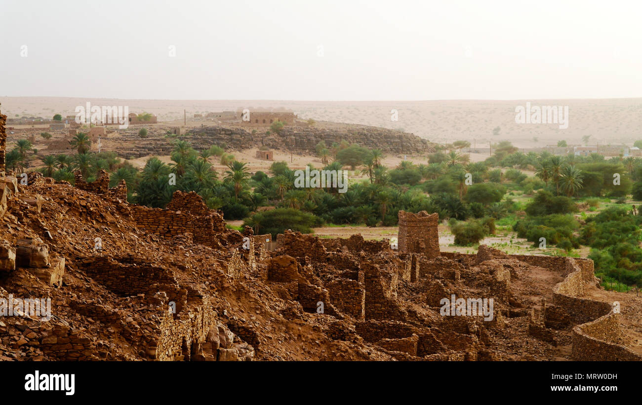 Ruins of Ouadane fortress in Sahara , Mauritania Stock Photo - Alamy