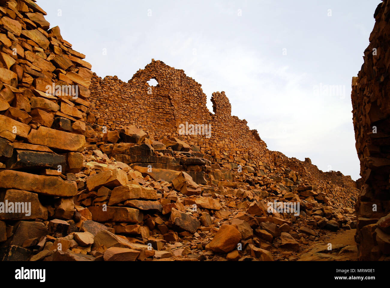 Ruins of Ouadane fortress in Sahara at Mauritania Stock Photo - Alamy