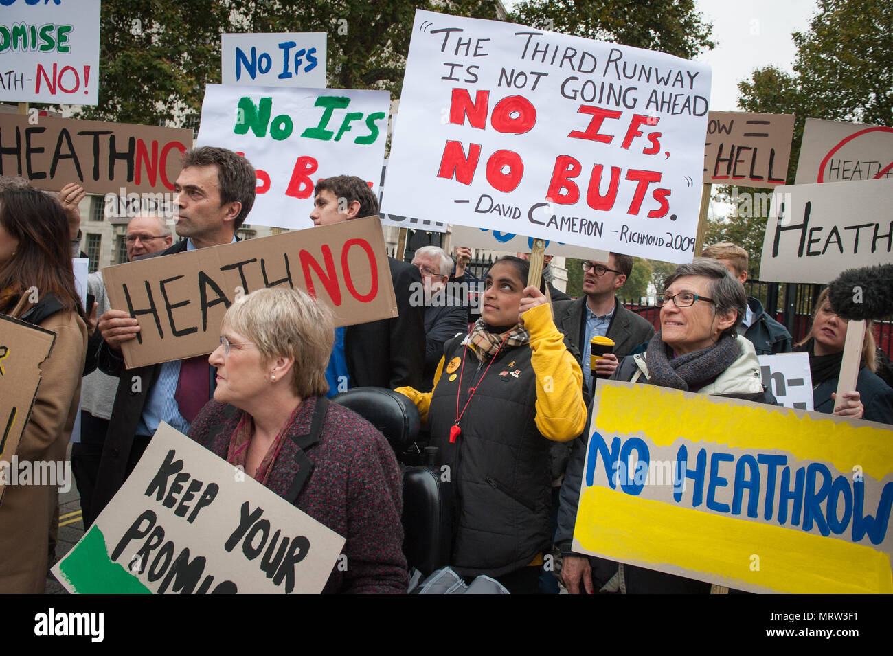 Whitehall, London, UK.25th October 2016. Vince Cable (wearing hat ...