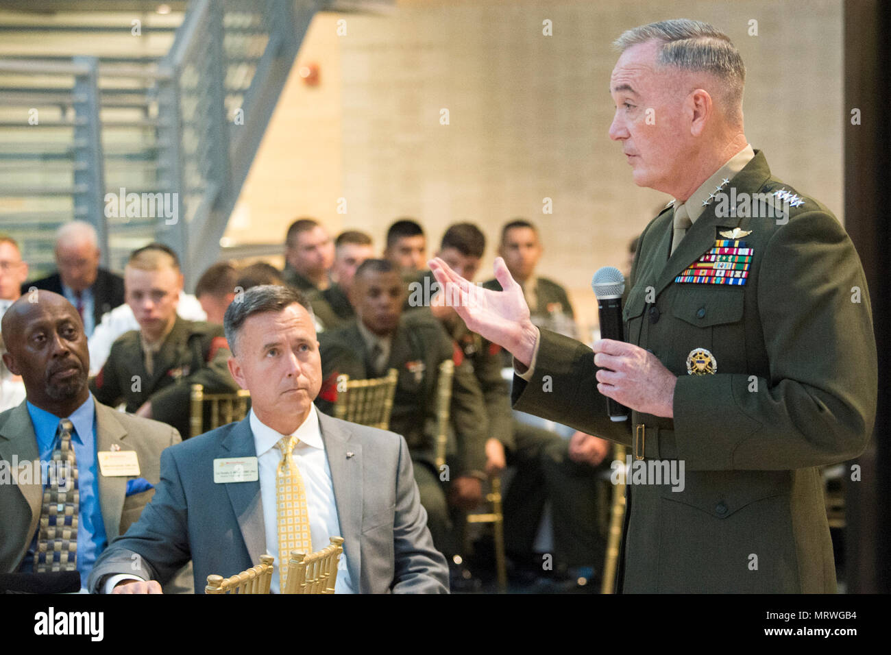 Joint chiefs of staff 1998 hi-res stock photography and images - Alamy
